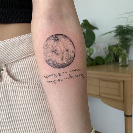 Hold Tetoválás férfiaknak és nőknek: tetkó minta és jelentésük - VeAn ...