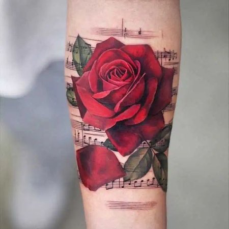 Vörös rózsa Tetoválás férfiaknak és nőknek: tetkó minta és jelentésük ...
